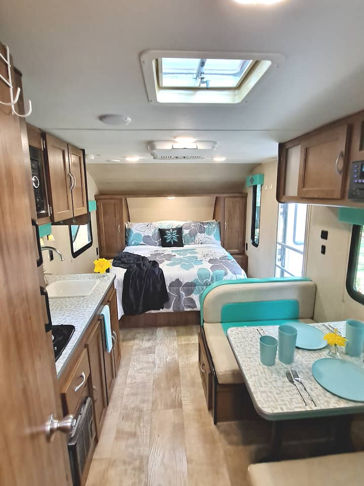 Retro Camper Central To Everything! Ice Cold A/c! - Charleston, SC