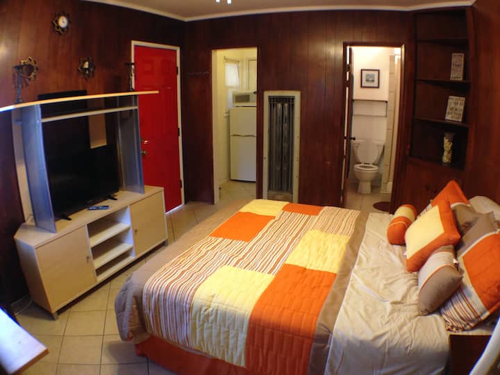 (-20% To -30% Off)cabin Style Studio W/kitchenette - Whittier, CA