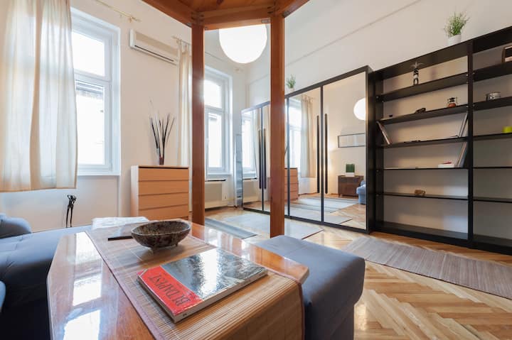 Central, Cozy & Bright Studio On-the-green - Budapest