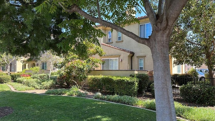 Modern 3-bed Condo, Newly Remodeled! - Escondido, CA