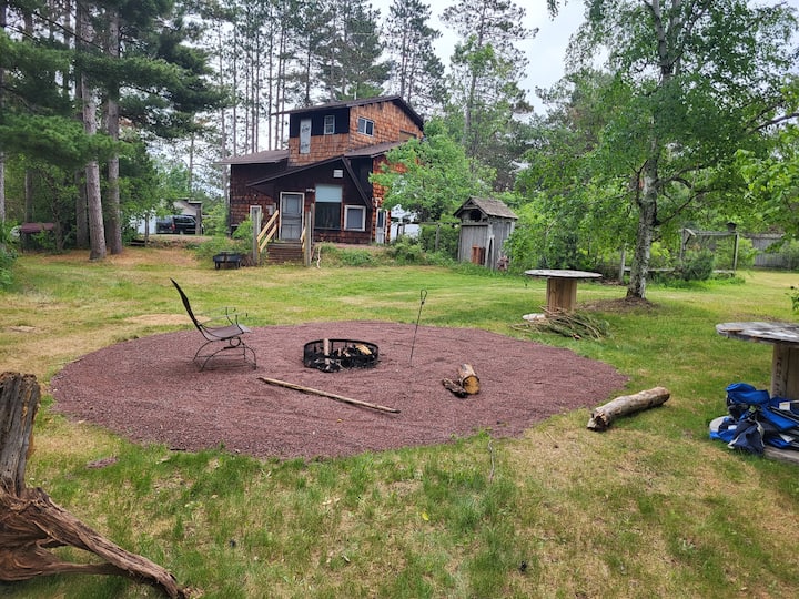 Retreat In The Trees. Nice Unit In The Country! - Hayward, WI