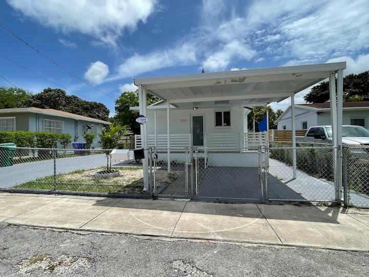 Cozy Villa Near Airport & Messi Stadium - Coral Gables