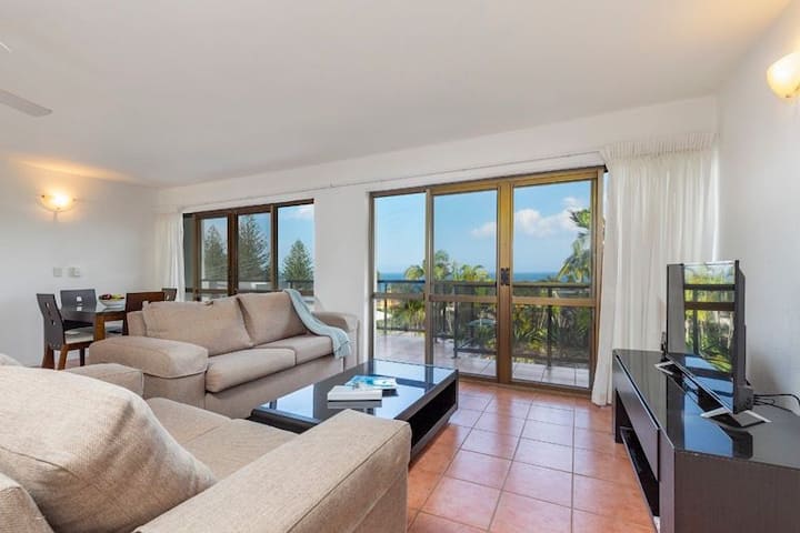 Comfortable Apartment With Ocean Views - Noosa Shire