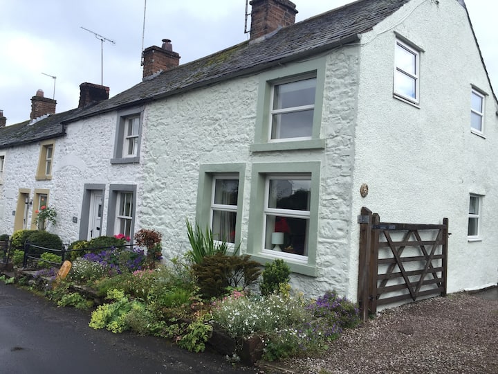 Sockbridge  Traditional Cottage :
Near Ullswater - Pooley Bridge