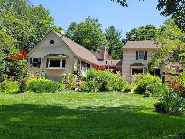 Dwg Country Mountain Oasis-frog Pond View - New Jersey