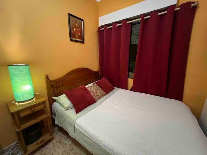 Very Comfortable Room With Air Conditioning. - Castelldefels