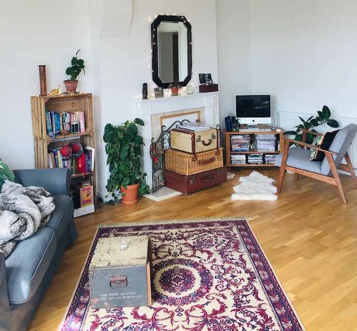 Modern Eclectic Ensuite Double Room, Worthing - Steyning