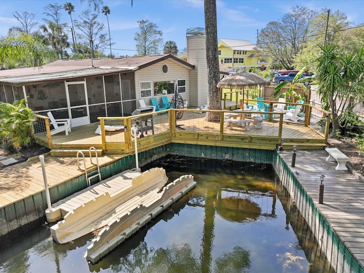 Weeki Wachee Canal Home | Kayaks | Sleeps 10 - Spring Hill, FL