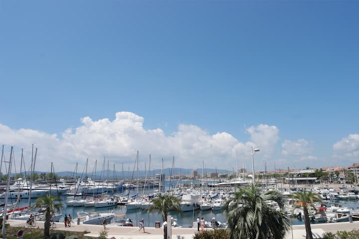 Appartement 2 Pièces 70m2 Face Au Vieux Port - Saint-Raphaël