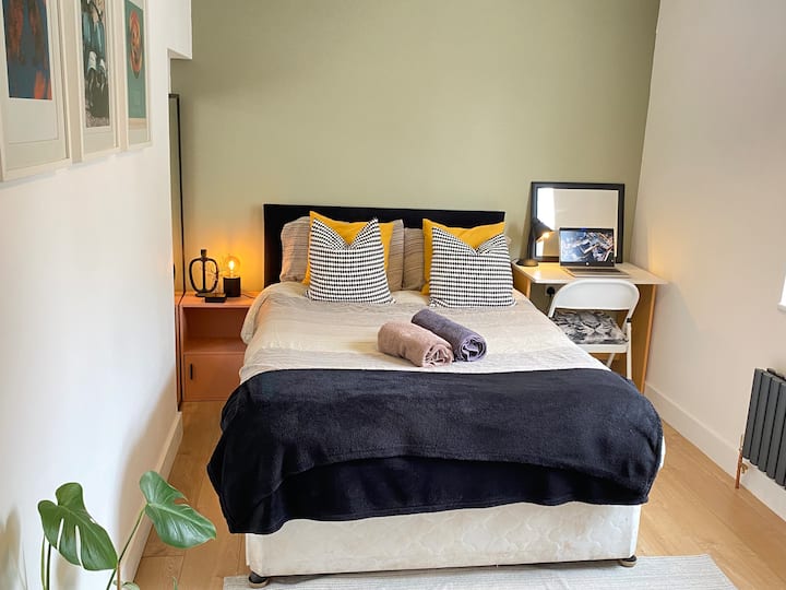 Private Room, Central London – Stylish & Easy - London
