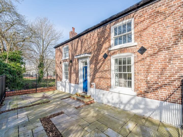 Home From Home In Style & Comfort - Chester