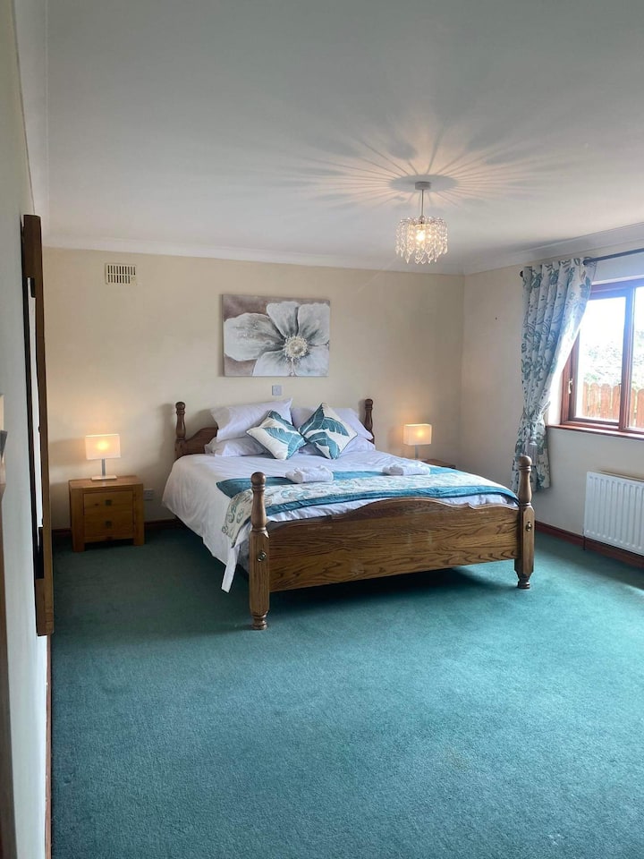 Superking Room, Walking Distance - Donegal