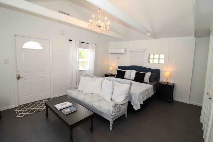 The Cottage, Very Close To Siesta Beach! - Sarasota, FL