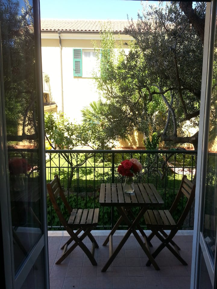 Wide Apartment , Balcony & Sea View - Finale Ligure