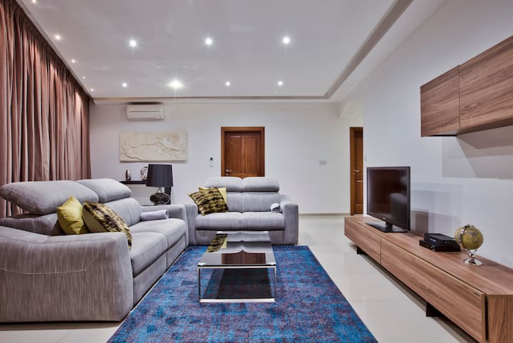 Modern 4 Bedroom 4 Bathroom Apartment In Sliema. - Malta