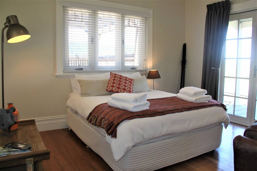 Saddleback Cottage - Pudding Hill Farm - Cabins for Rent in Foxground ...