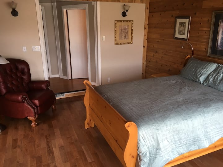 Escape to Netley Creek in Petersfield, Manitoba - Cabins for Rent in ...