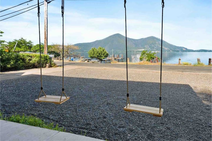 Silverado Beach Lake House *Kayaks Included* - Clearlake, CA