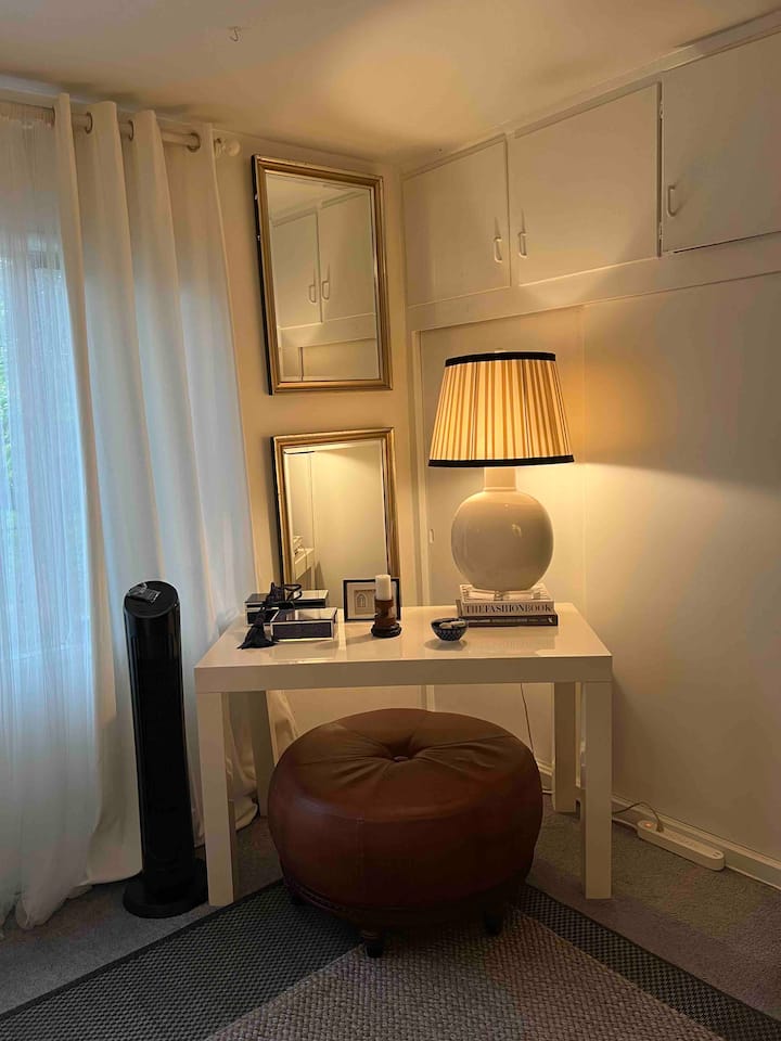 Signature Petite Suite In Sunny La - Los Angeles, CA