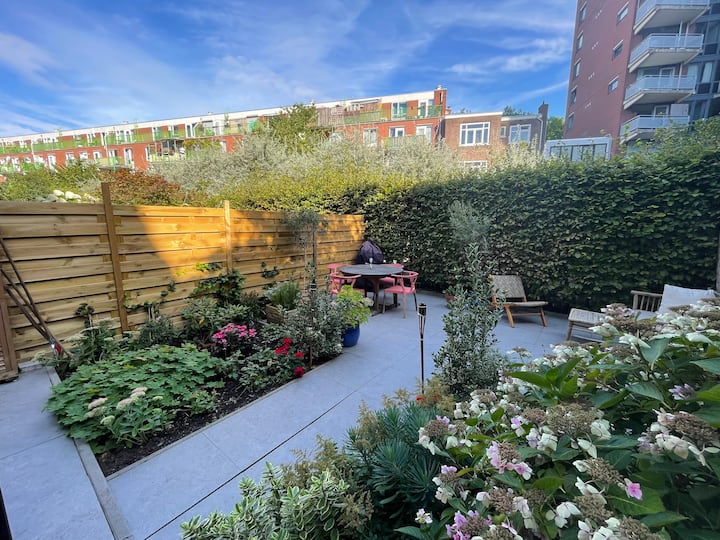 Modern 2 Bedroom Appartement In Amsterdam Met Tuin - Ámsterdam