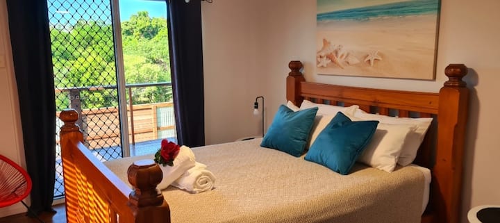 9 Handpicked Places to Surf And Stay In Queensland, Australia | Trip101