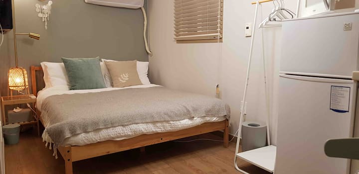 Private Queen Bed Room1 Hongdae Yeonnam #Exit3 - Seul