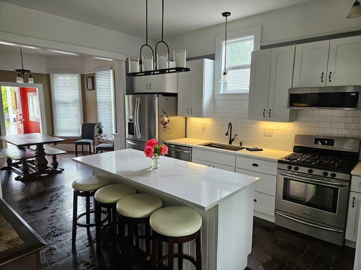 Entire Beautiful Victorian In Overlook! 30 Day Min - Portland, OR