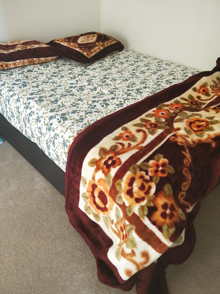 Vegan Vegetarian Inquiries Only Please - ニュージーランド クライストチャーチ