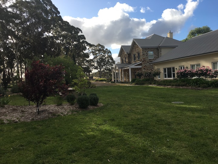 Adelaide Hills Country Home - Meadows