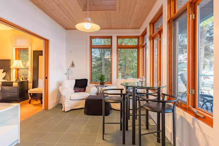 Seaglass Guest House - Sechelt