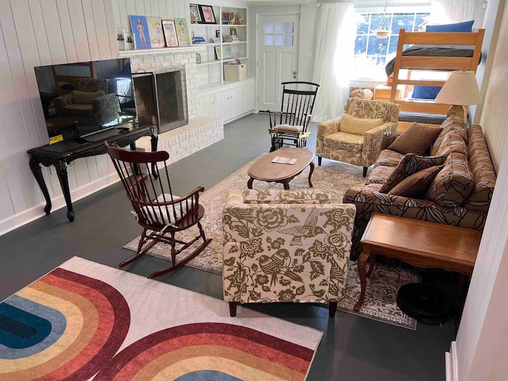 Terrace-level Apartment With Private Entrance - Winston-Salem, NC