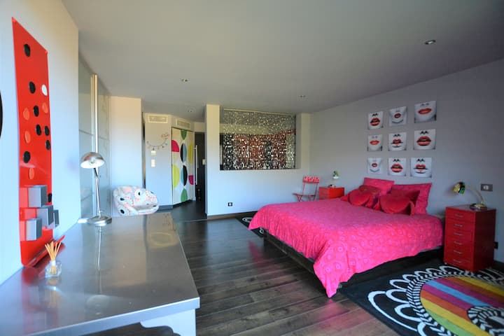 Suite Style "Popart" Dans Villa Sécurisée, Vue Mer - Calvi