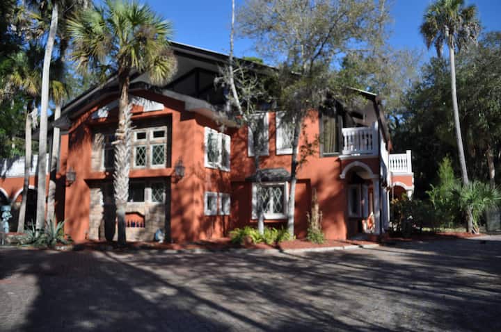 Blue Moon Veranda. Amazing Resort Style Getaway. - Homosassa, FL
