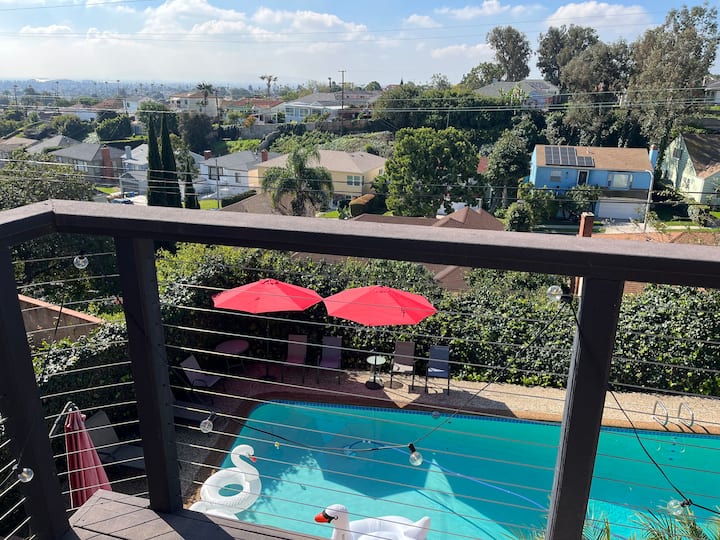 Deck, Pool & Amazing Views! - Los Angeles