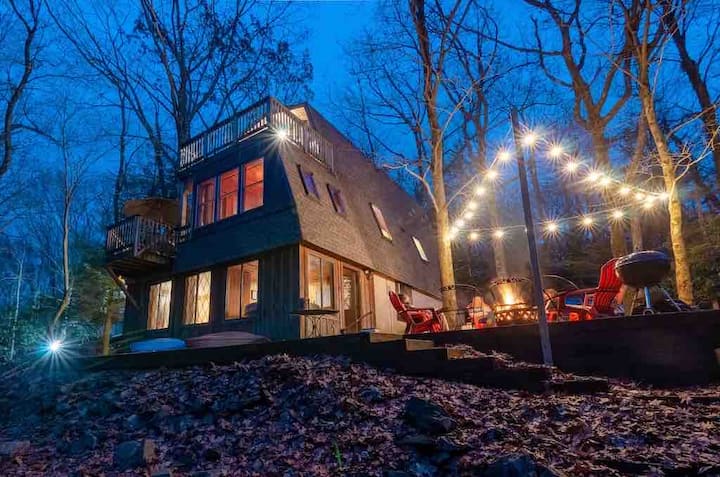 A-frame With Private Pickleball Court And Hot Tub - Lake Harmony, PA
