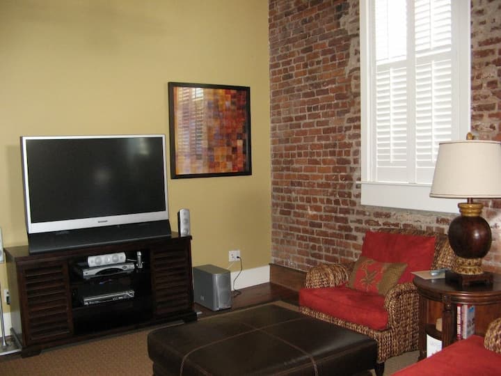 Loft Apartment In The Center Of Town! - Charleston, SC