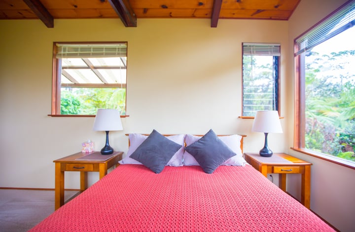 Volcano Mountain Haven - Cottages for Rent in Volcano, Hawaii, United ...