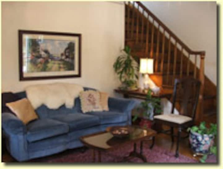 King Suite - Edinboro, PA