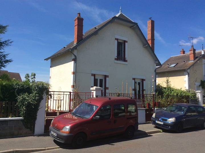 Maison 6-8 Pers Proche Centre Ville - Bourges