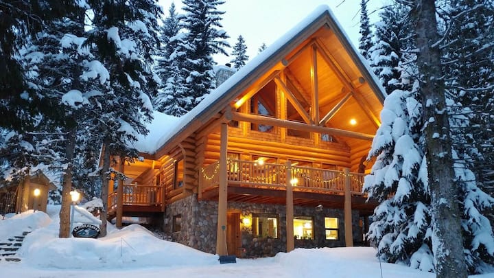 Alpine Cougar Chalet -Enjoy Comfort While You Play - Fernie