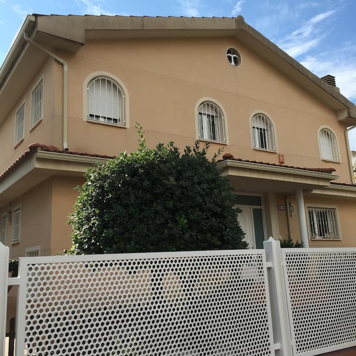 Maison Pour Une Grande Famille Et Compagnie !!! - Cambrils