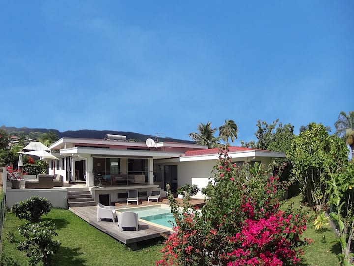 Magnifique Villa Avec Piscine Et Vue Sur Moorea - Tahiti