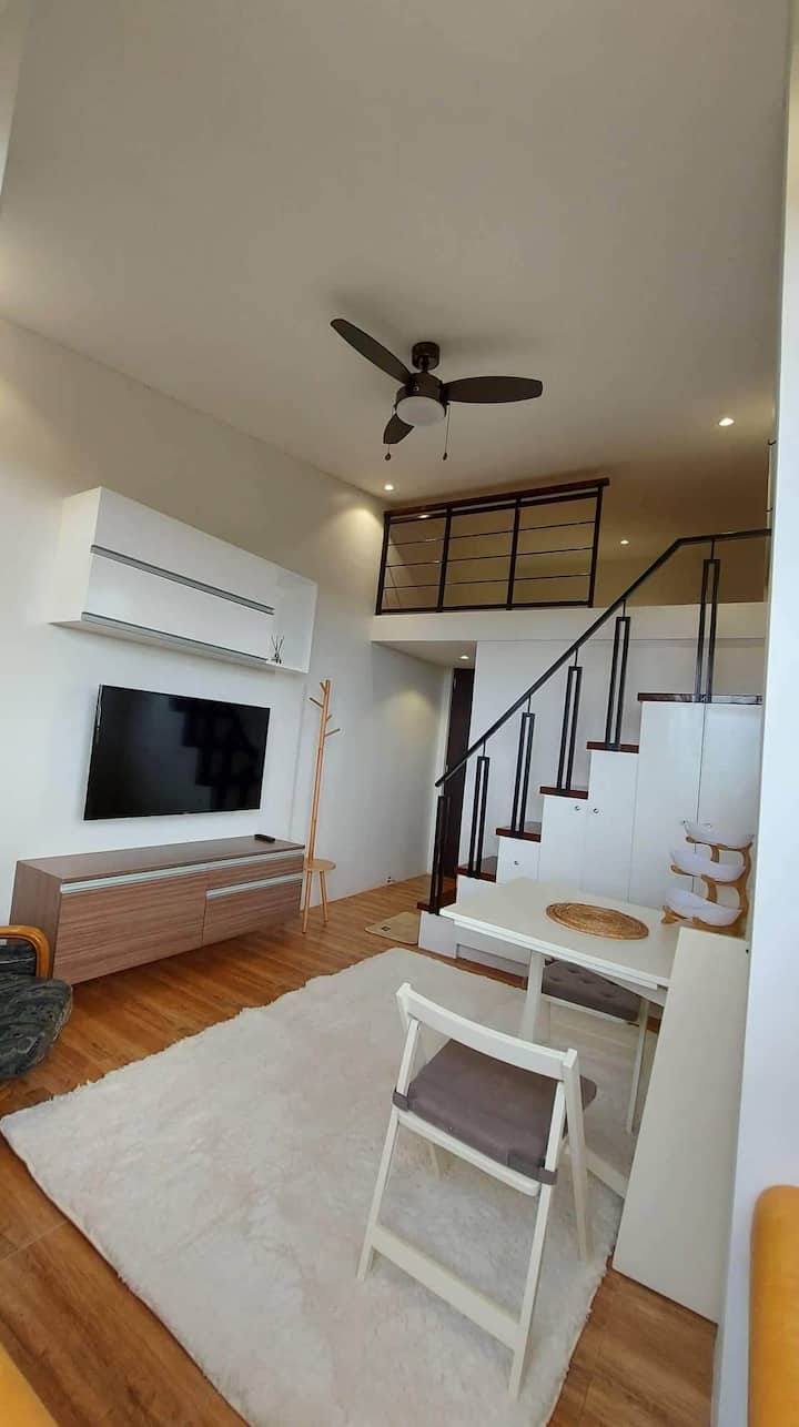 Loft A @3rdflr W/ Wi-fi & Netflx - Silang