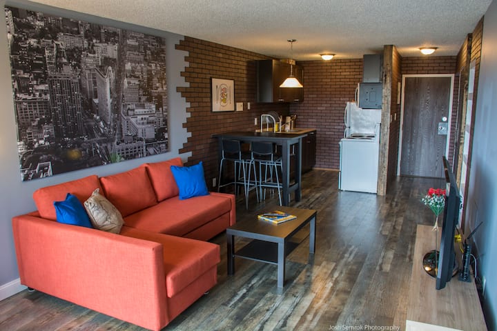 Central 1bd Apt-walk Everywhere! - Edmonton