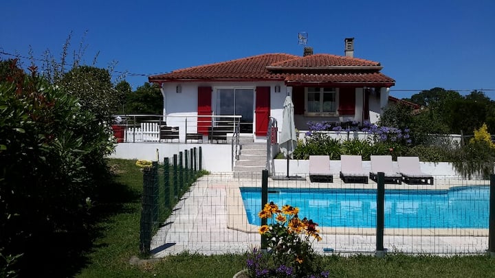 Maison Avec Piscine Privative - Bidart