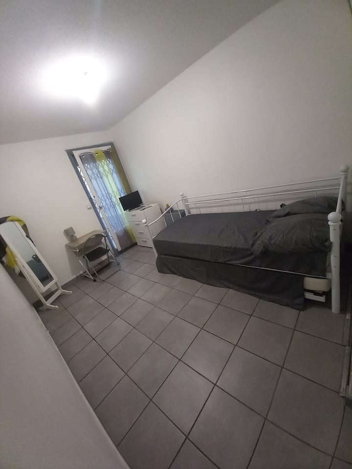 Chambre Chez L Habitant
1à2lits-nuité(s)-dès 7 Ans - Montpellier