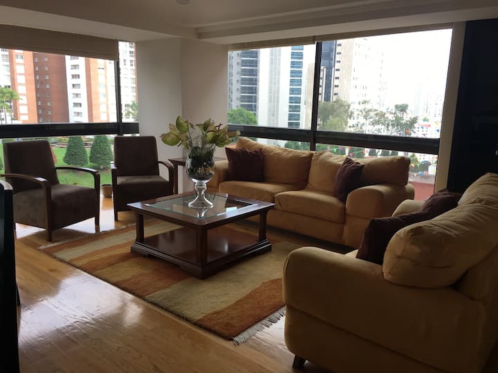 Vivi’s House
Amplio Y Lujoso Departamento - Ciudad de México