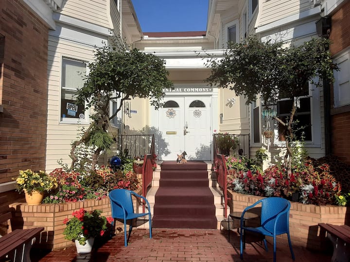 Downtown Suite / Continental Breakfast - Sandusky, OH