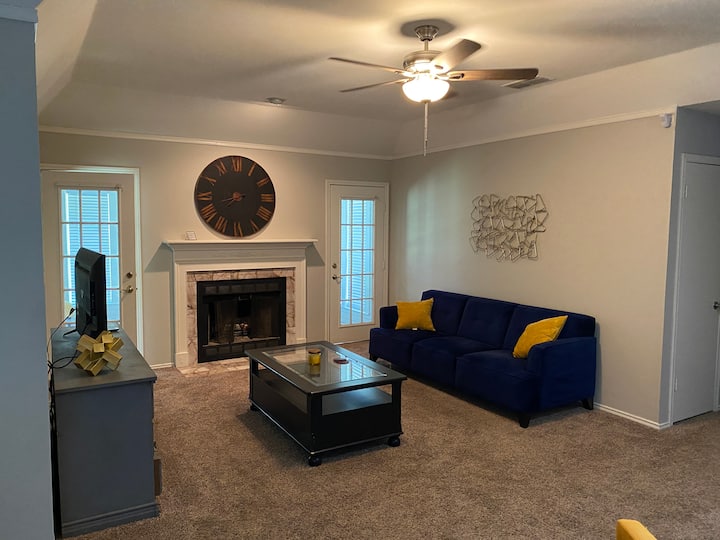 Beautiful Home In New Braunfels 2 Min From Ih-35 - New Braunfels, TX