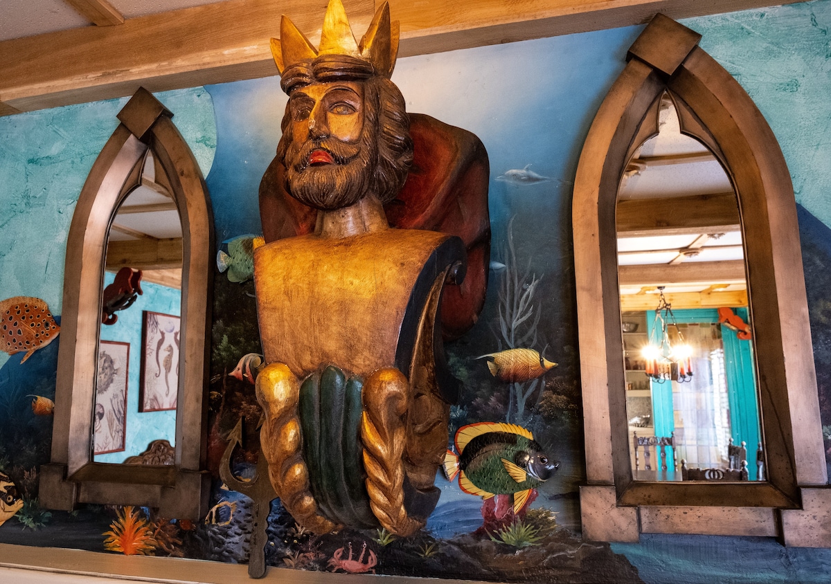 Neptune’s Nest @ Queen Gypsy Inn - Beachfront - Condominiums for Rent ...